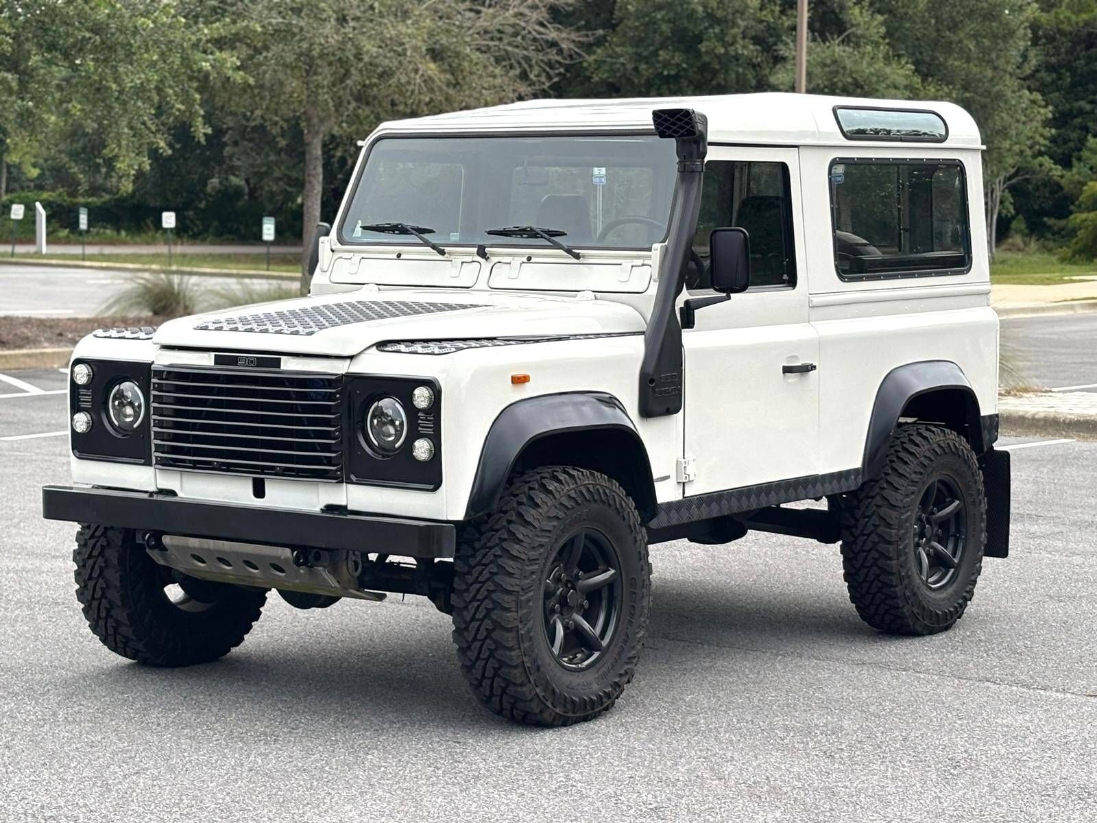 Sold - Refreshed 1989 Land Rover Defender 90 4x4 With the... - Hemmings.com