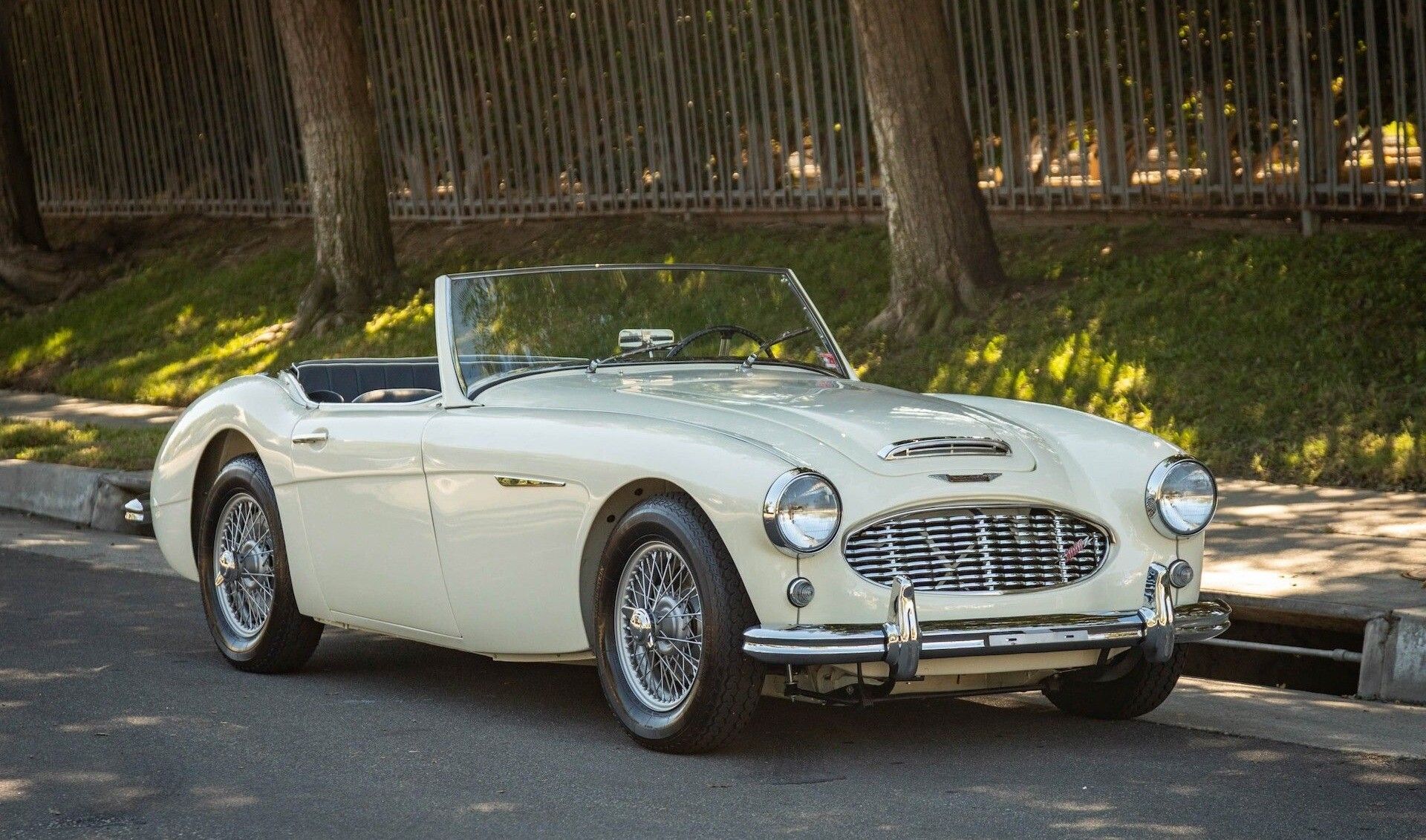 Restored 1960 Austin-Healey 3000 BT7 Convertible - Hemmings.com