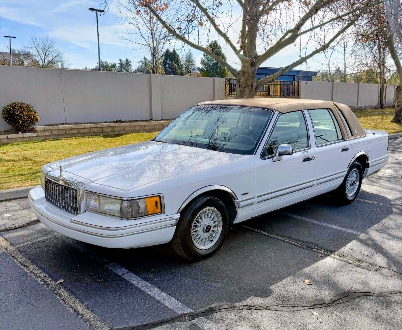 1994 Lincoln Town Car with 44K Original Miles - Hemmings.com