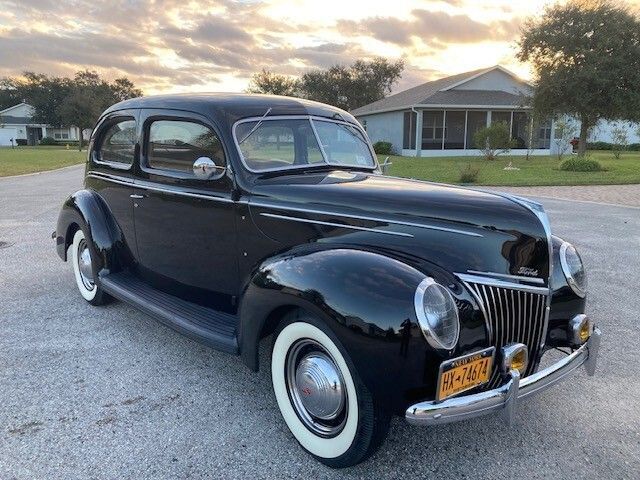 Timeless Classic! 1939 Ford Deluxe Sedan with Flathead V8 Power ...